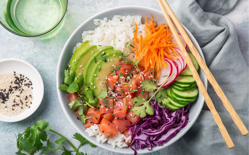 9 receitas leves e refrescantes de poke para fazer em casa