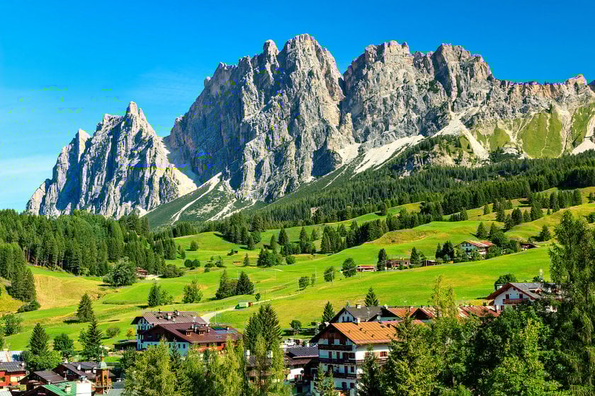 Conheça as Dolomitas, região dos Alpes Italianos cercada por cidades ...
