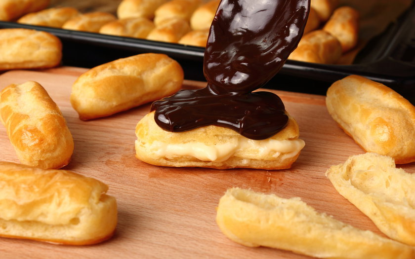 Bomba de chocolate: veja o passo a passo da receita