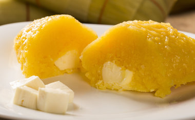 Aprenda a fazer uma deliciosa pamonha (doce e salgada) caseira