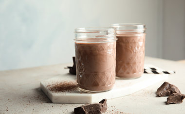 10 receitas de drinks com chocolate perfeitos para a Páscoa