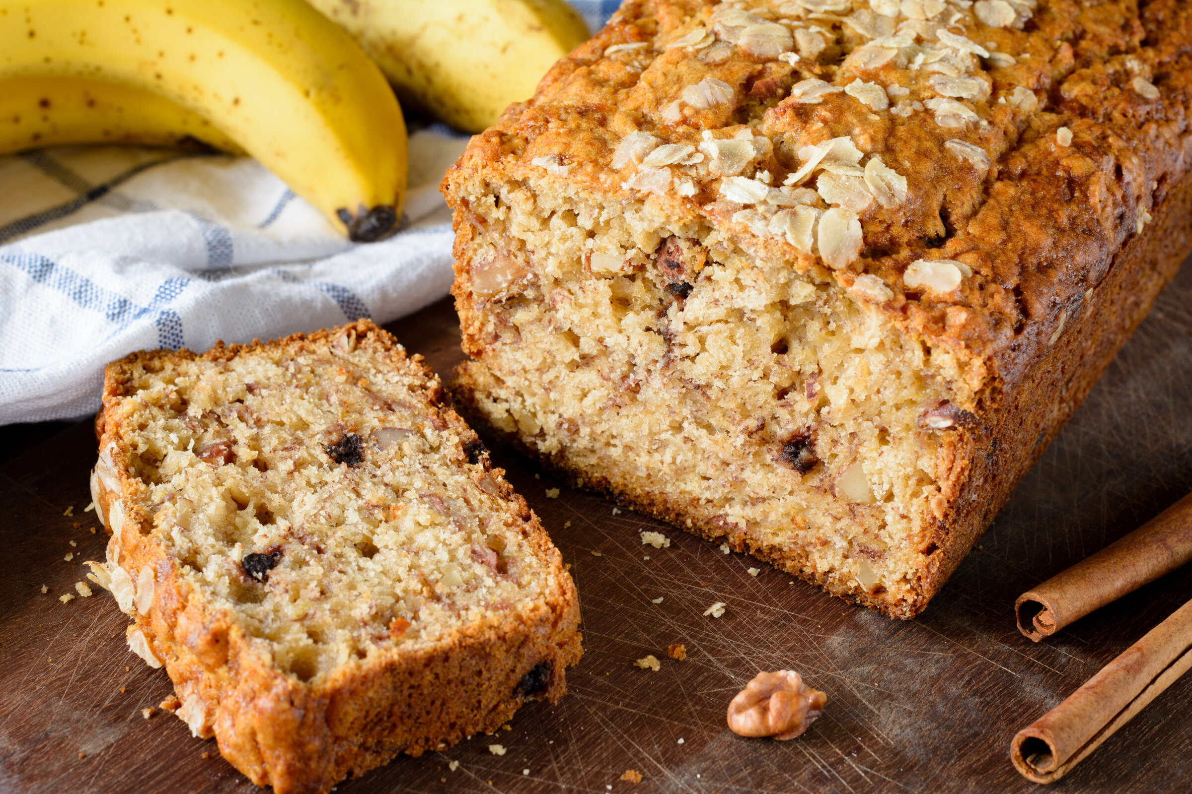 Banana bread com crocante de aveia é opção deliciosa para o lanche da ...