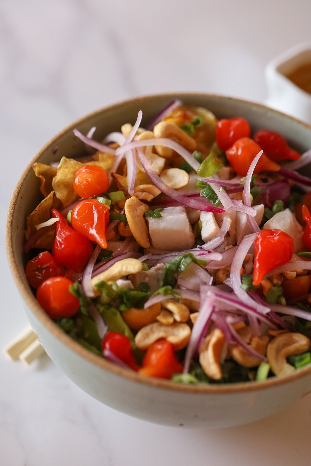 Receita: aprenda a fazer poke de ceviche, a sensação do verão
