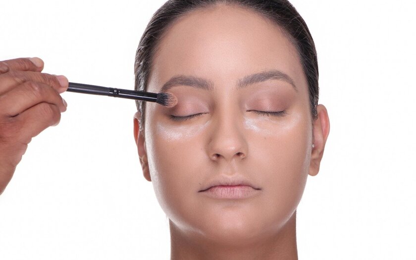 'Emily em Paris': aprenda a fazer a maquiagem usada pela protagonista ...