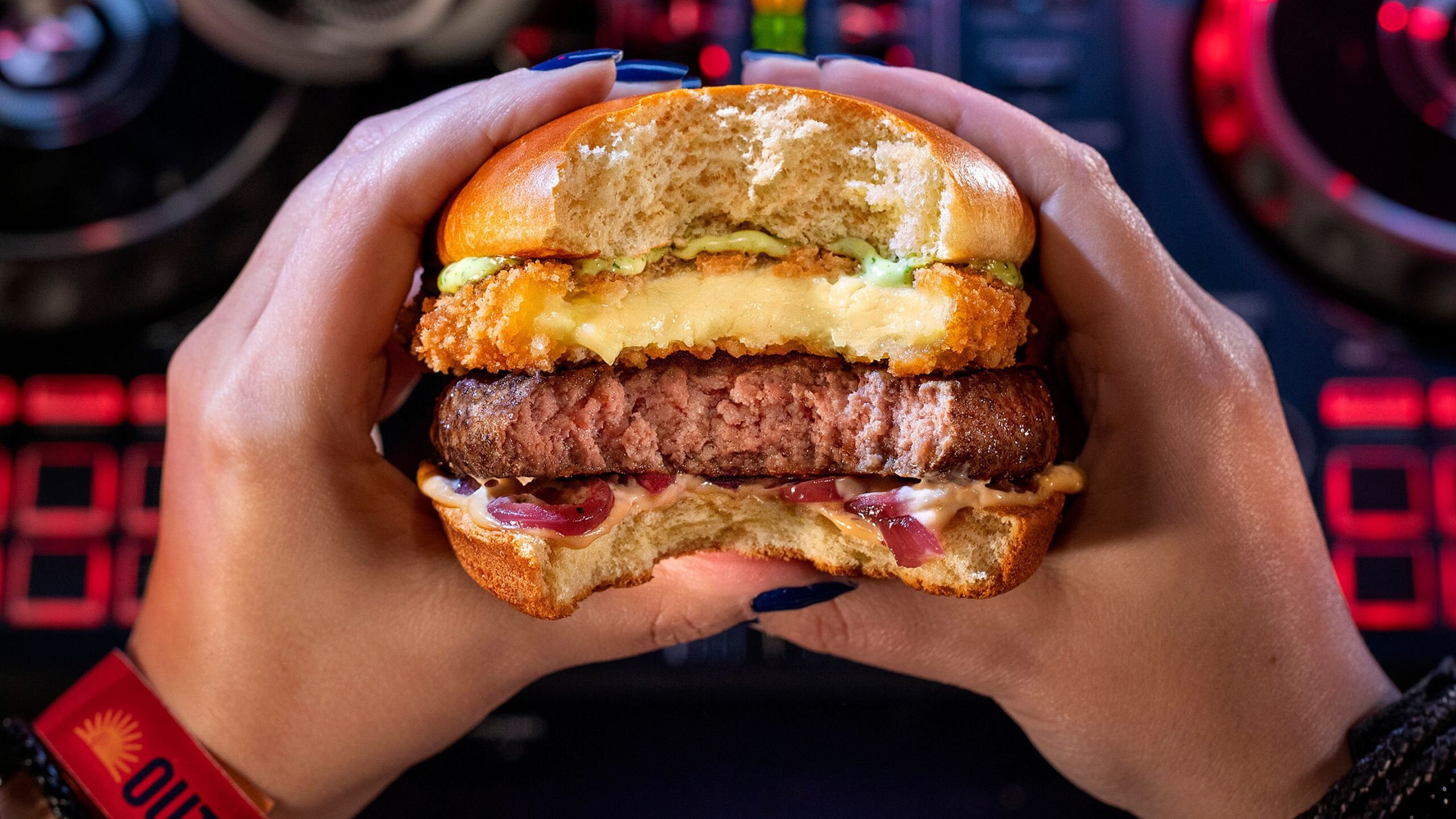 Outback aposta em novos pratos com releitura de itens clássicos do menu ...