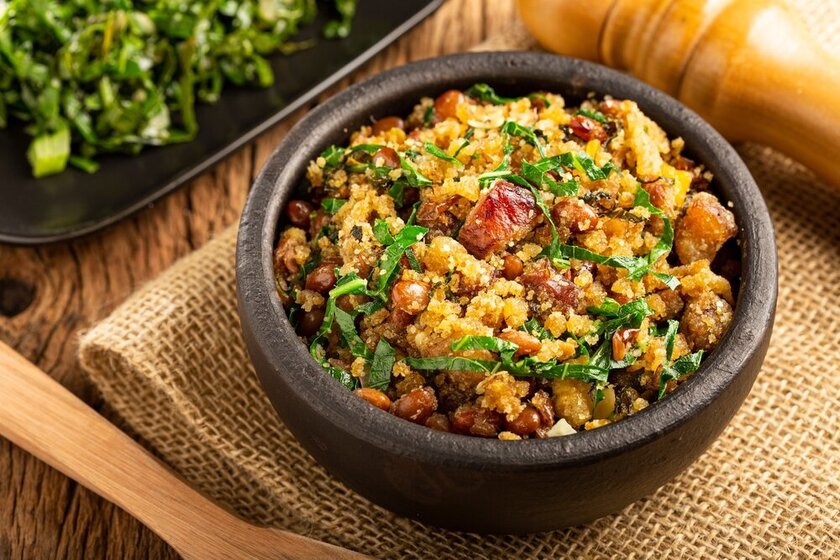 Feijão Tropeiro: aprenda a tradicional receita mineira