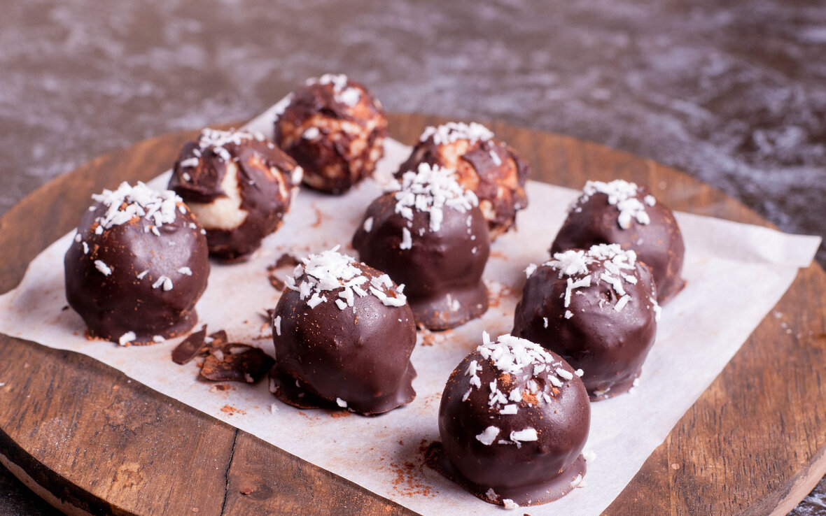 Aprenda a fazer deliciosos bombons recheados para a Páscoa