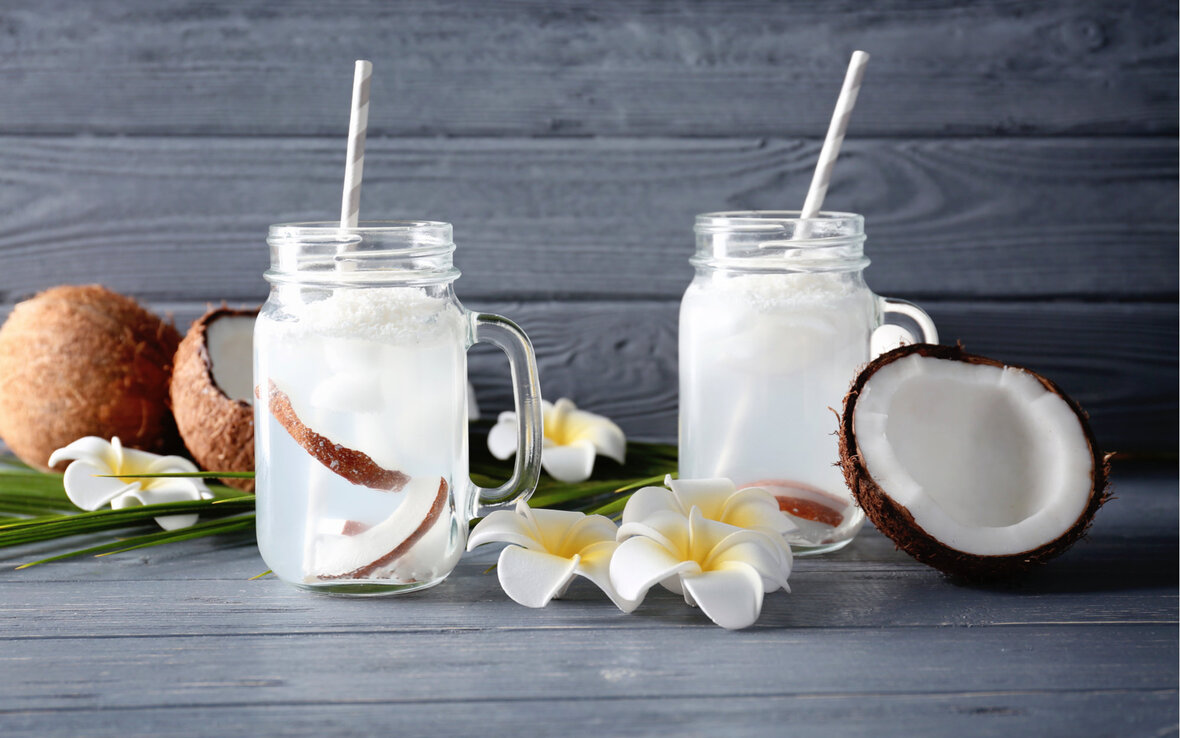 9 drinks alcoólicos feitos com água de coco para você se embebedar e se ...