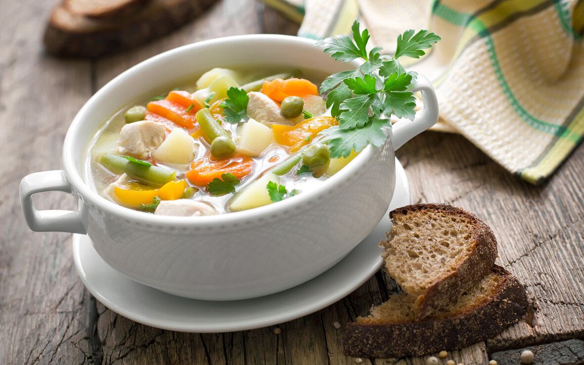 Sopa detox é tendência para 2018; veja 10 receitas