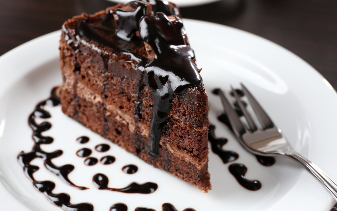 10 receitas de bolo de chocolate que todo chocólatra precisa experimentar