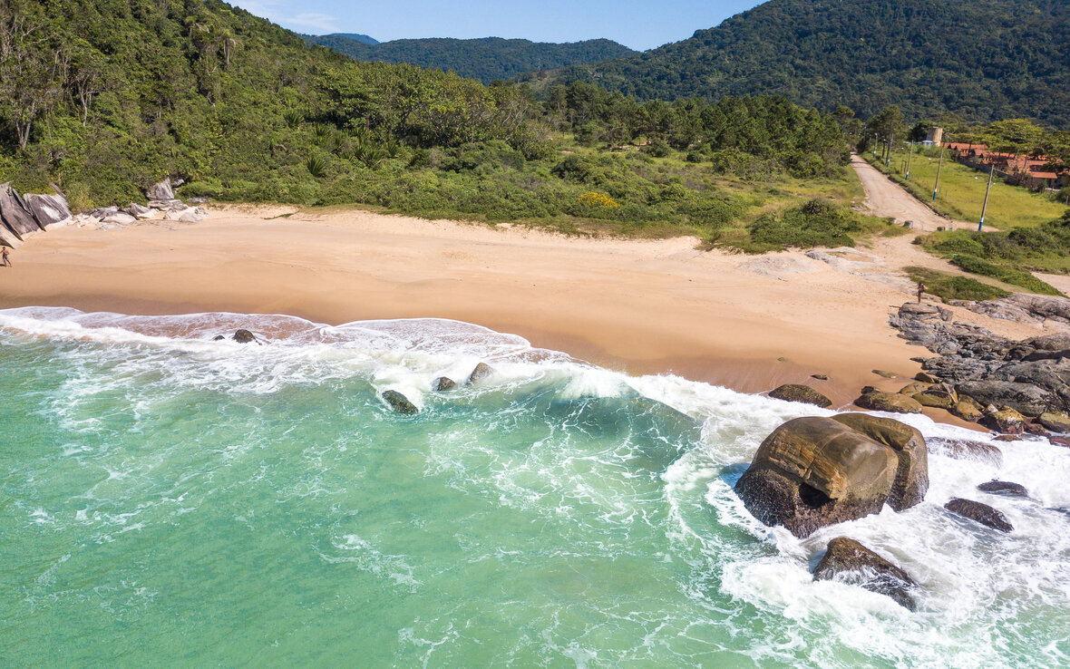 8 praias paradisíacas em Balneário Camboriú, Santa Catarina