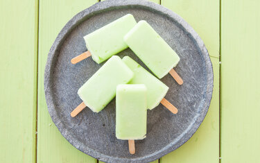 12 receitas de picolé para fazer em casa e se refrescar nos dias quentes