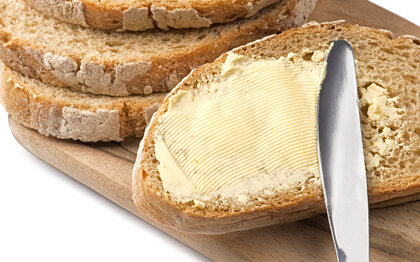 Veja o passo a passo de como fazer manteiga em casa