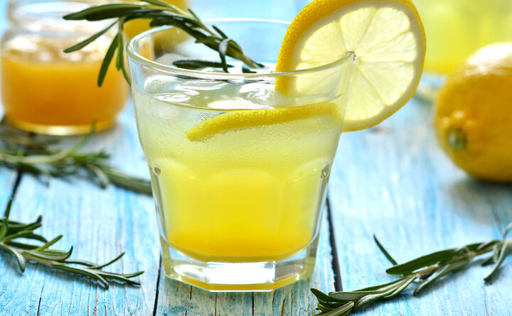 10 receitas de bebidas que são a cara do Carnaval