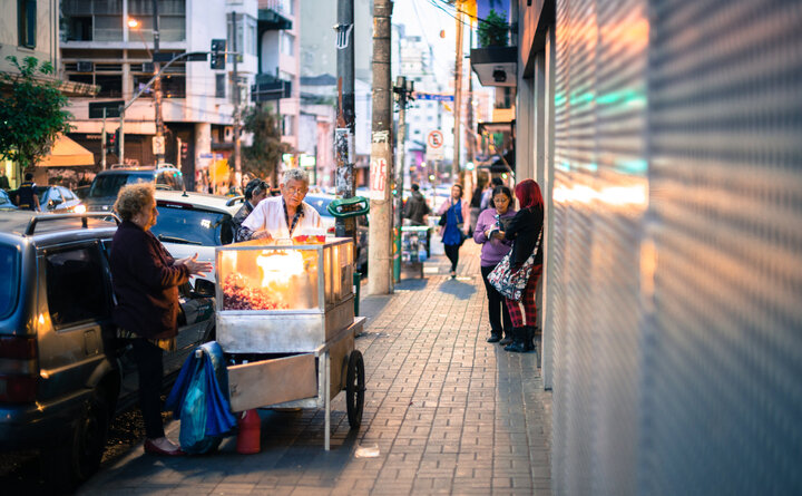 10 ruas icônicas (e cheias de entretenimento) que você precisa conhecer ...