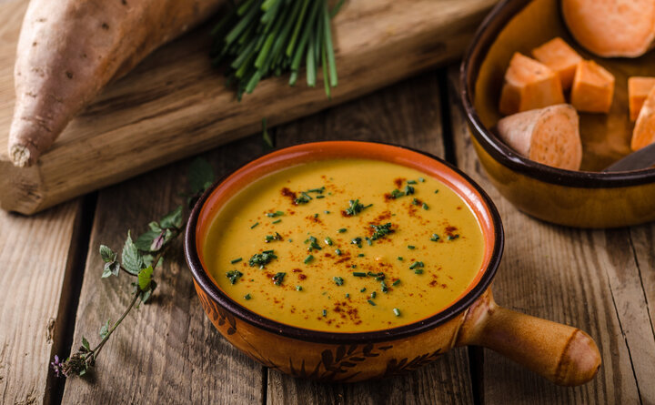 10 sopas incrivelmente saborosas que combinam com todas as estações