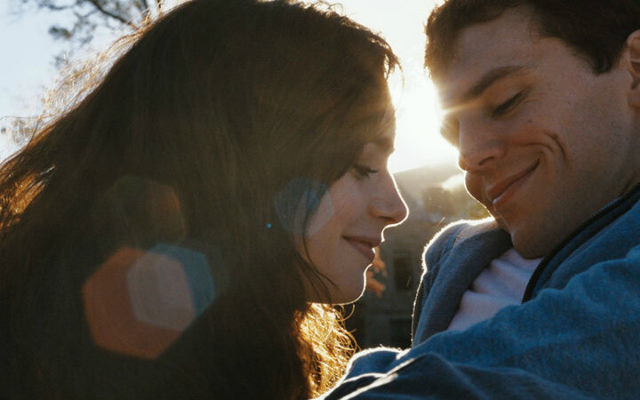 19 filmes românticos que exaltam o amor para assistir na Netflix