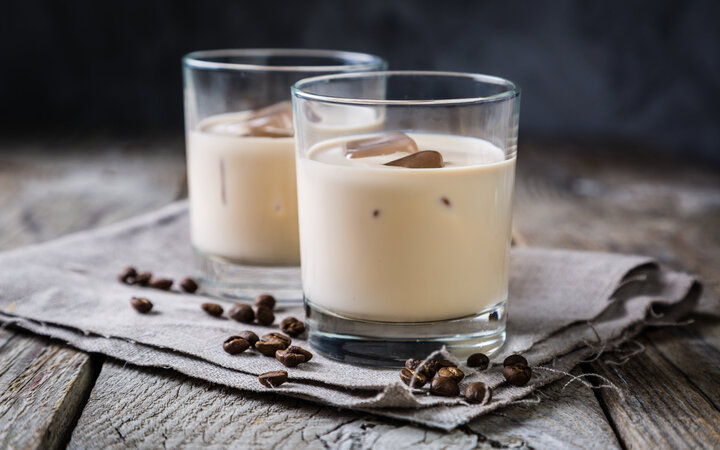 8 receitas de licores para fazer em casa