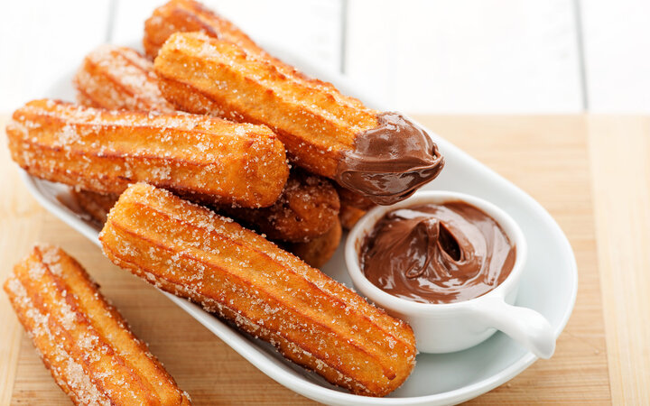 Churros de pão vai te surpreender pelo sabor; veja a receita!