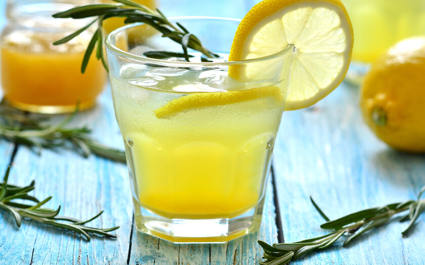 10 receitas de bebidas que são a cara do Carnaval