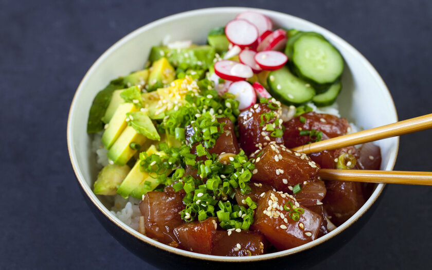 Leve e saudável: aprenda 6 receitas de poke