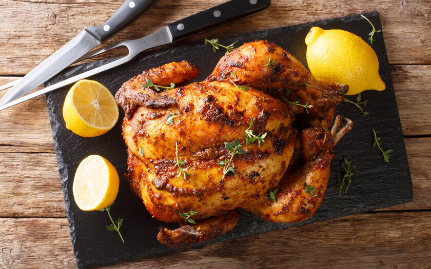 Frango Assado Perfeito: o passo a passo da receita para um frango macio ...