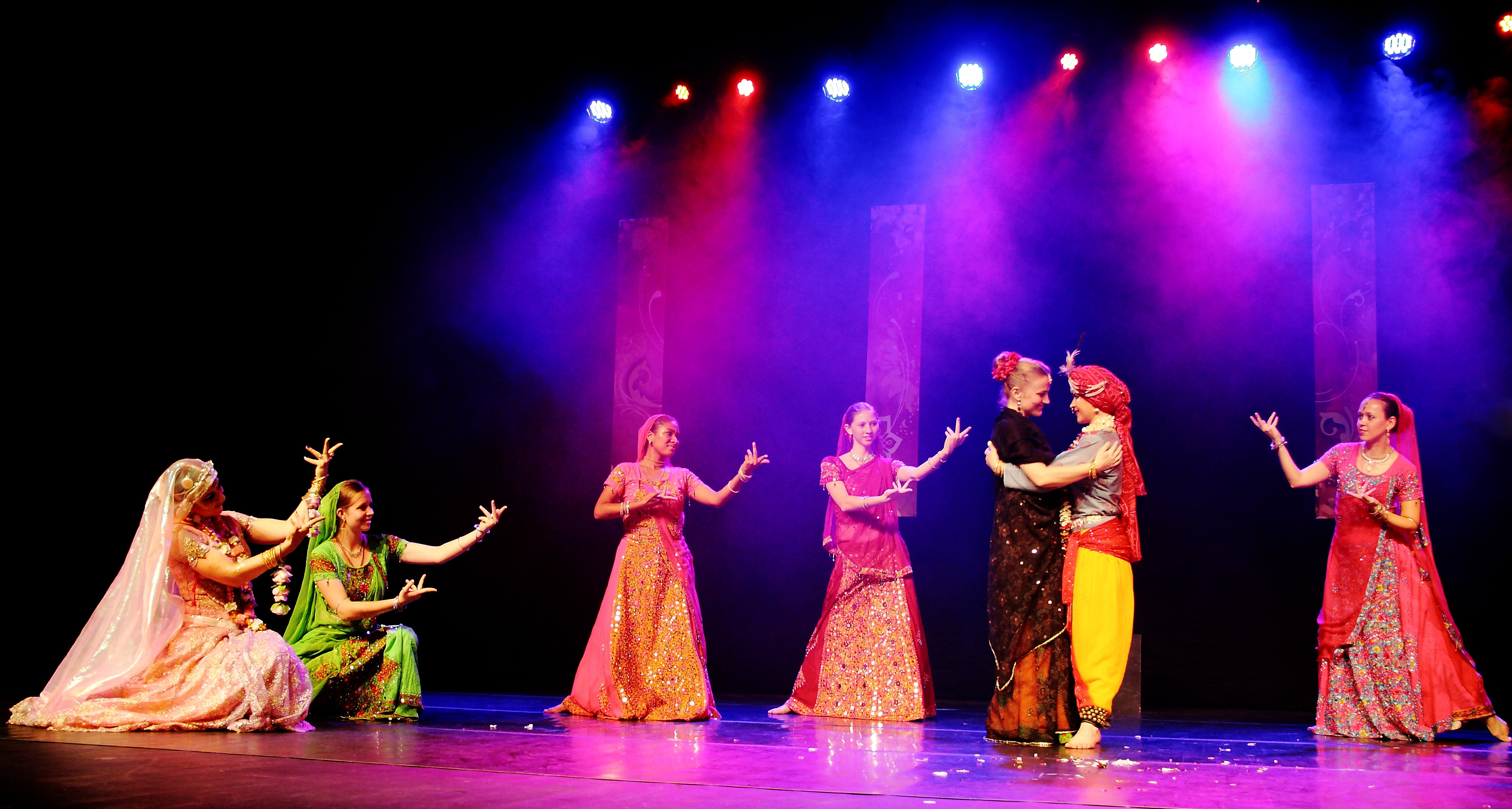 Magic India Tour - Teatro Gazeta - quinta-feira 20-10-2011 - Guia da Semana