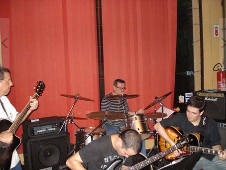 Jazz Brazz - Syndikat - domingo 11-12-2011 - Guia da Semana